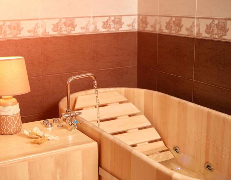 What are Tubs Made of? A Breakdown of Bathtub Materials - Fairhope Walk ...